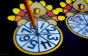 Free Thanksgiving Printables - Thanksgiving Themed Spin A Move - Pink ...